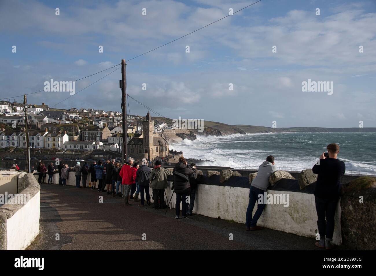 Porthleven, Cornwall, UK. 28th Oct, 2020. Storm in Cornwall, Porthleven ...