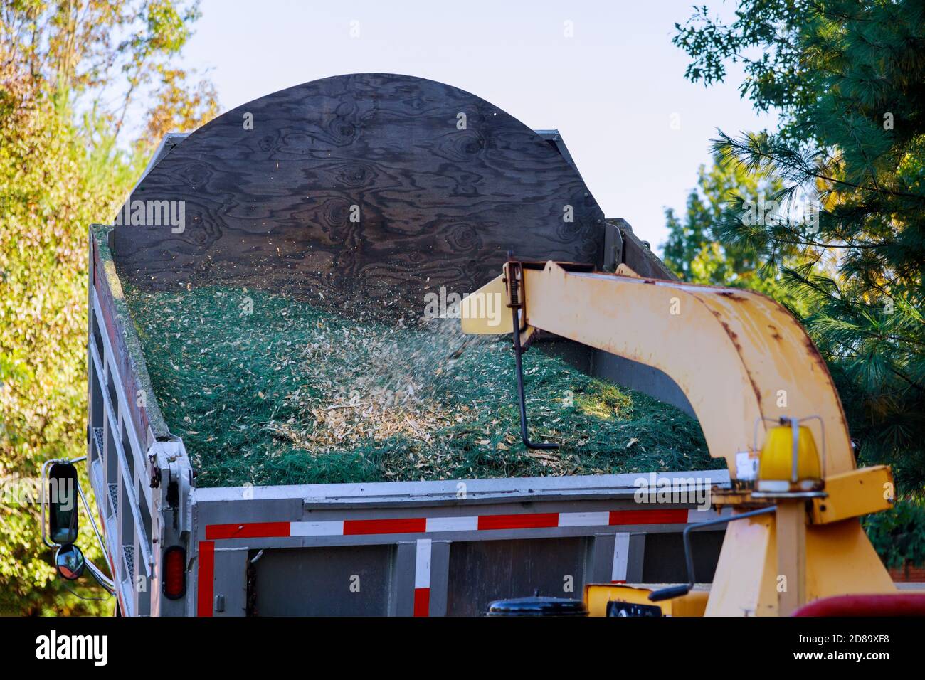 Grinding machine to become chip grinded tree branches for mulching the ...
