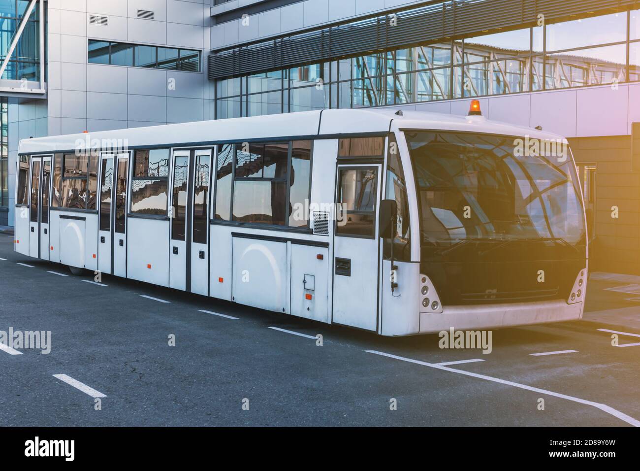 Airport shuttle bus hi-res stock photography and images - Alamy