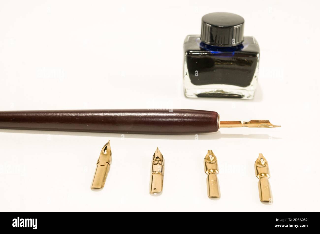 Antique ink pen background Stock Photo - Alamy