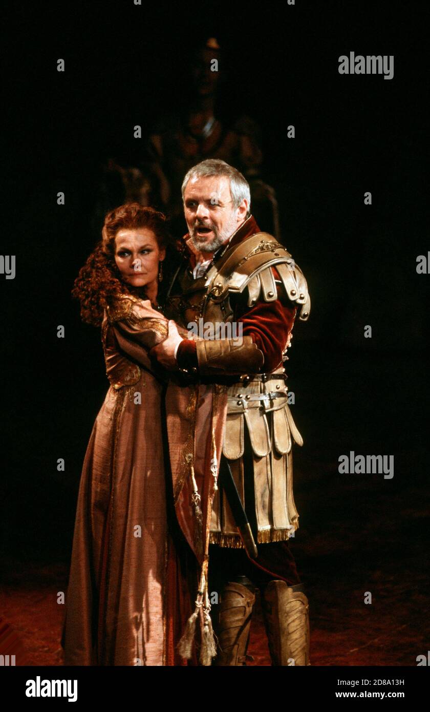 Judi dench anthony hopkins cleopatra hi-res stock photography and ...