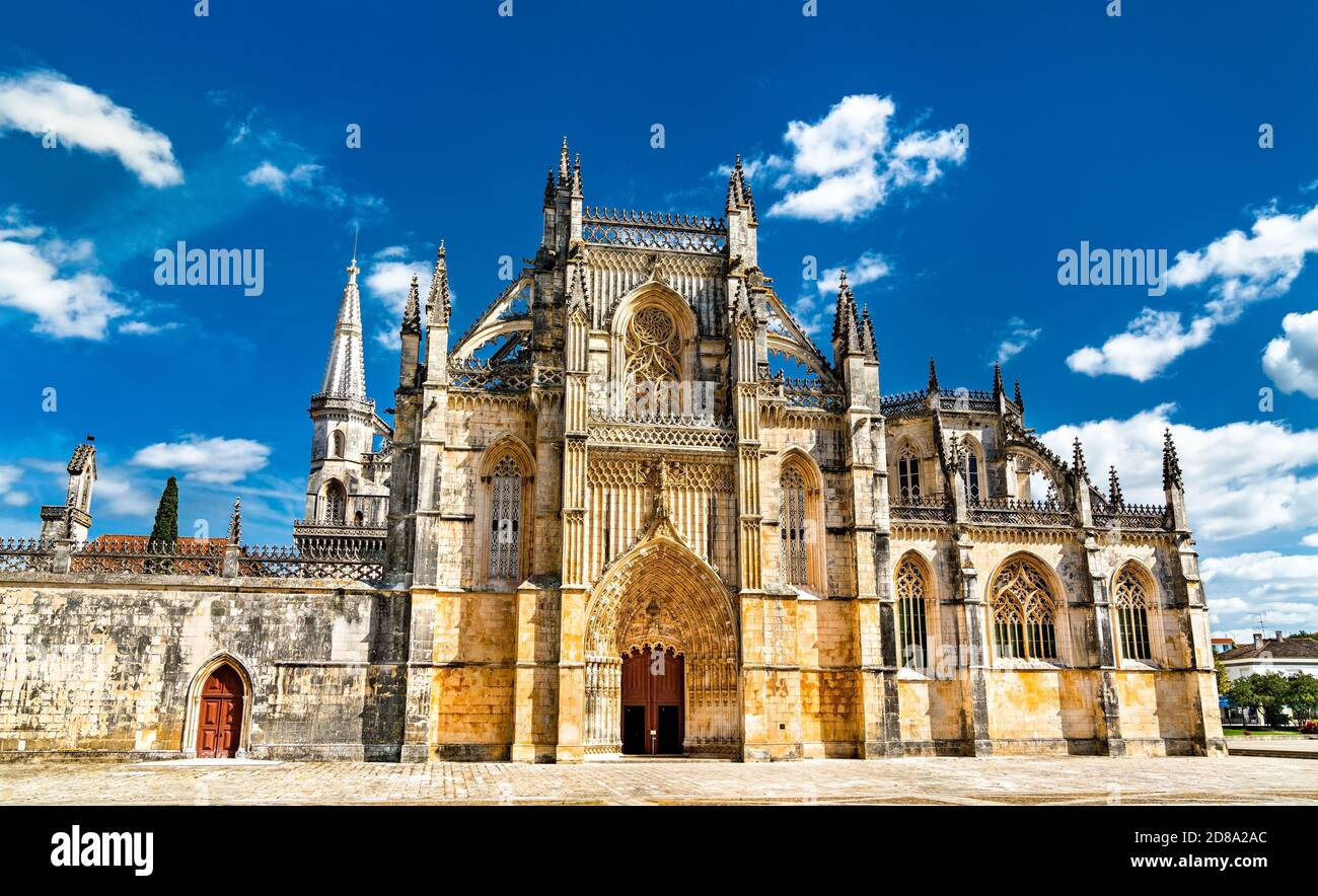 Monastery gothic architecture hi-res stock photography and images - Alamy