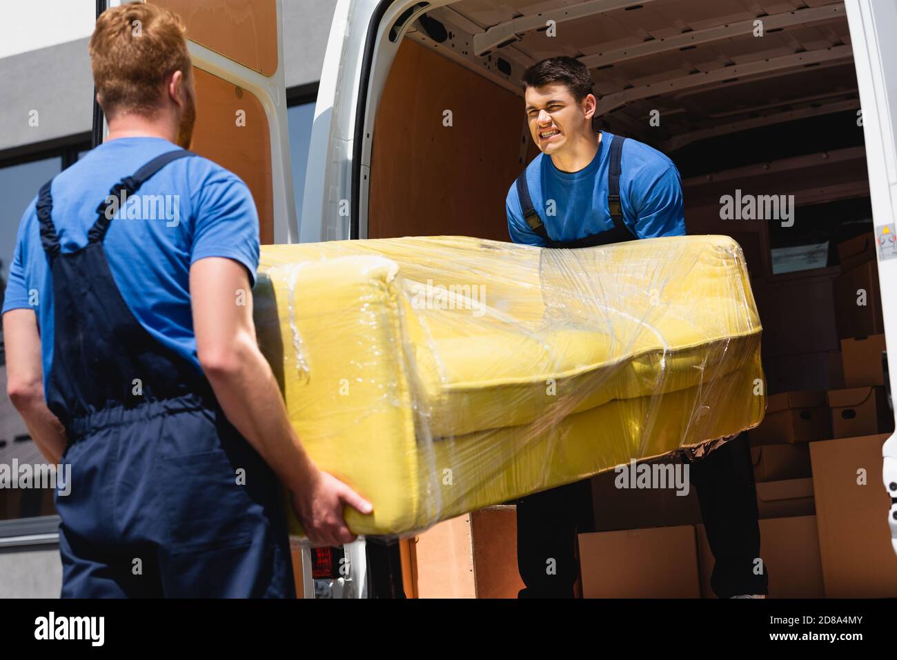 Truck and sofa hi-res stock photography and images - Alamy