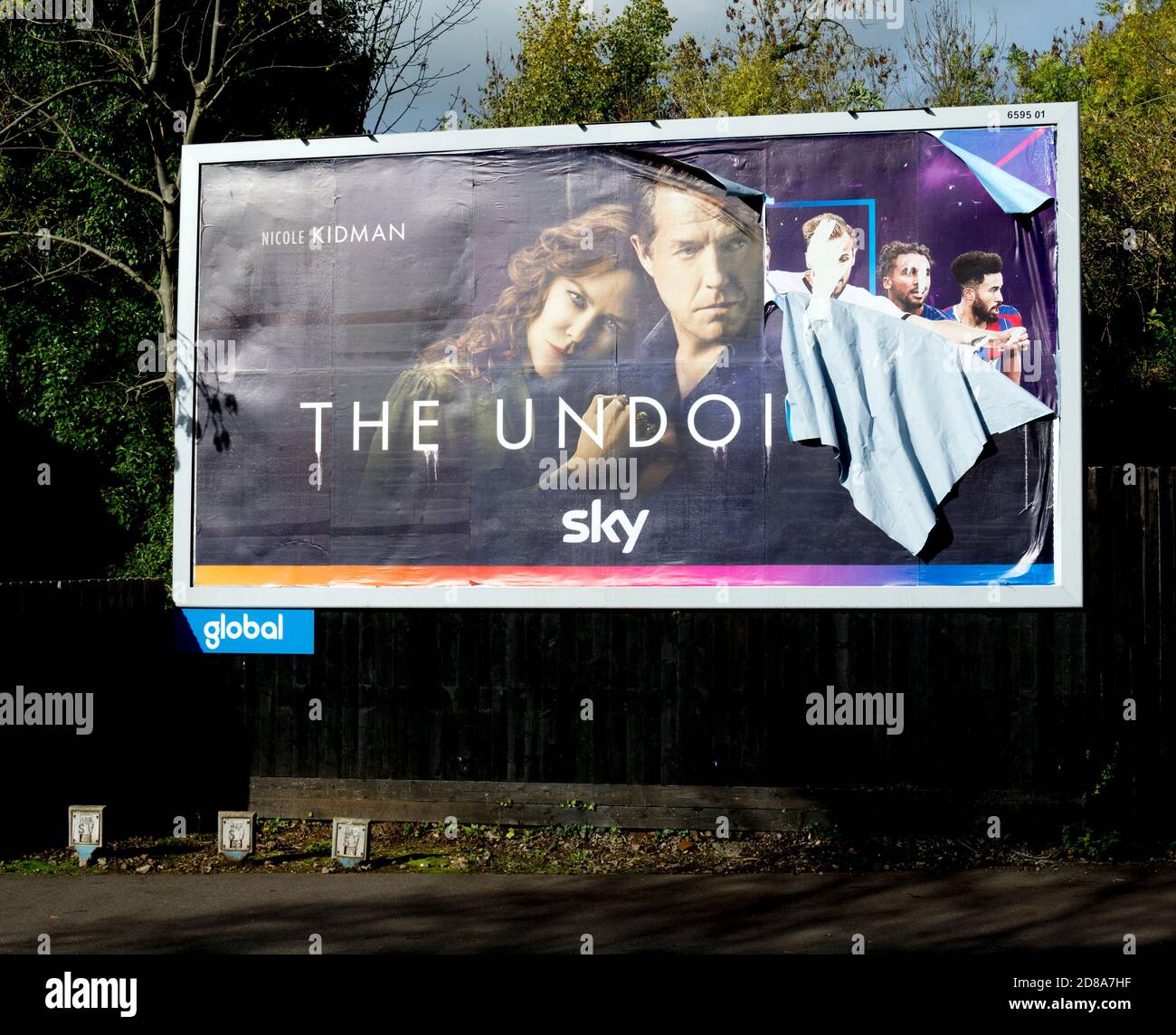 Hoarding advertising advertisement hi-res stock photography and images ...