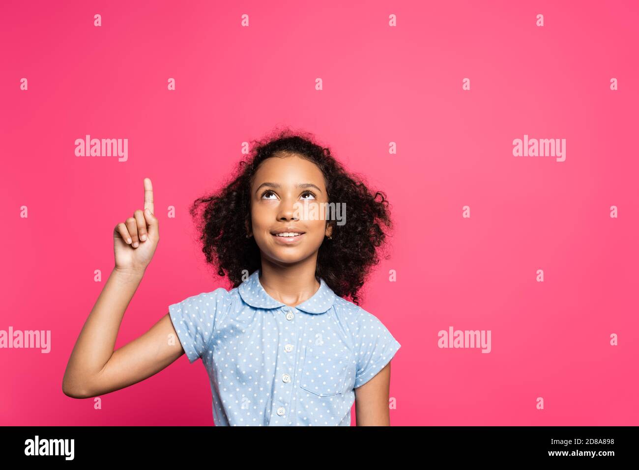 Kid pointing up hi-res stock photography and images - Alamy