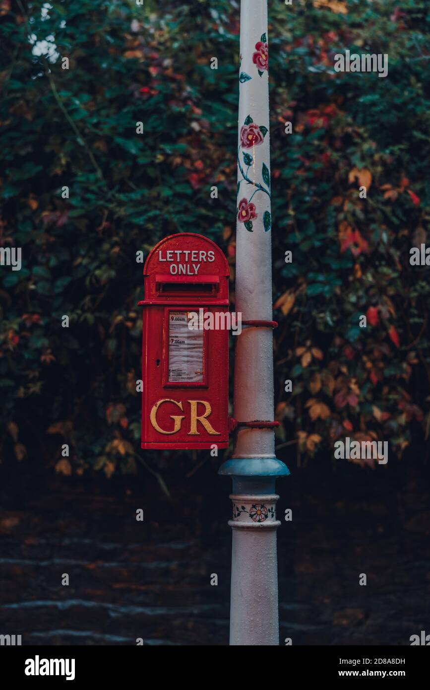 King george v post box hi-res stock photography and images - Alamy