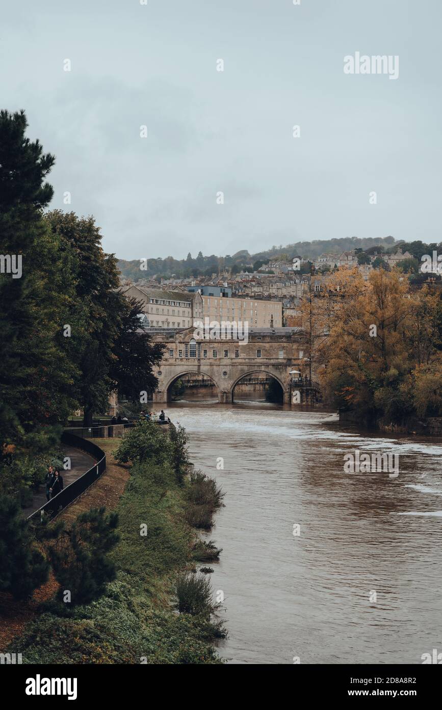 Bath, UK - October 04, 2020: View of Pulteney Bridge over River Avon ...
