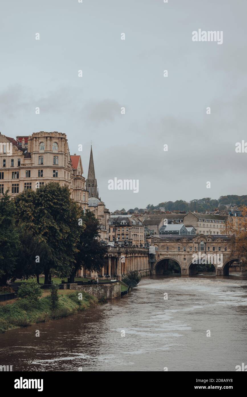 Bath, UK - October 04, 2020: View of Pulteney Bridge over River Avon ...