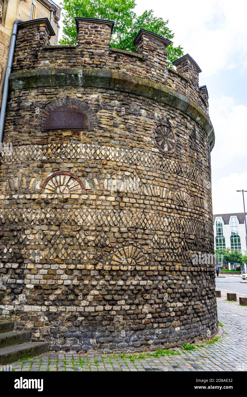 Medieval queen rome hi-res stock photography and images - Alamy