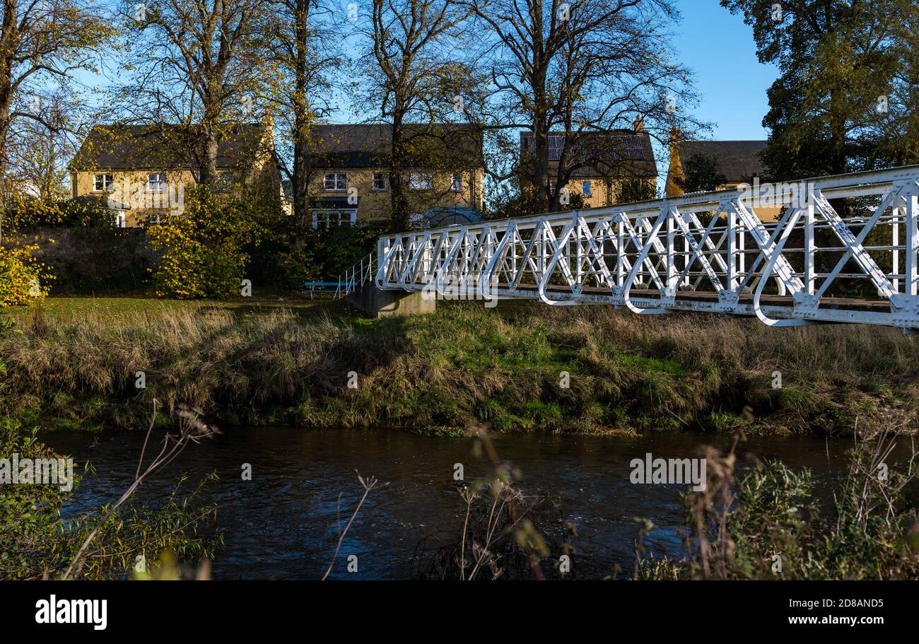 Footbridge pedestrian bridge hi-res stock photography and images - Alamy