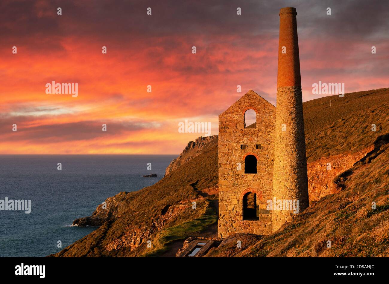 Sunset in cornwall hi-res stock photography and images - Alamy