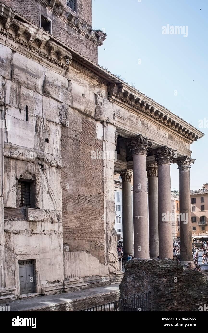 Concrete impressive domed building The Pantheon in Rome Stock Photo - Alamy