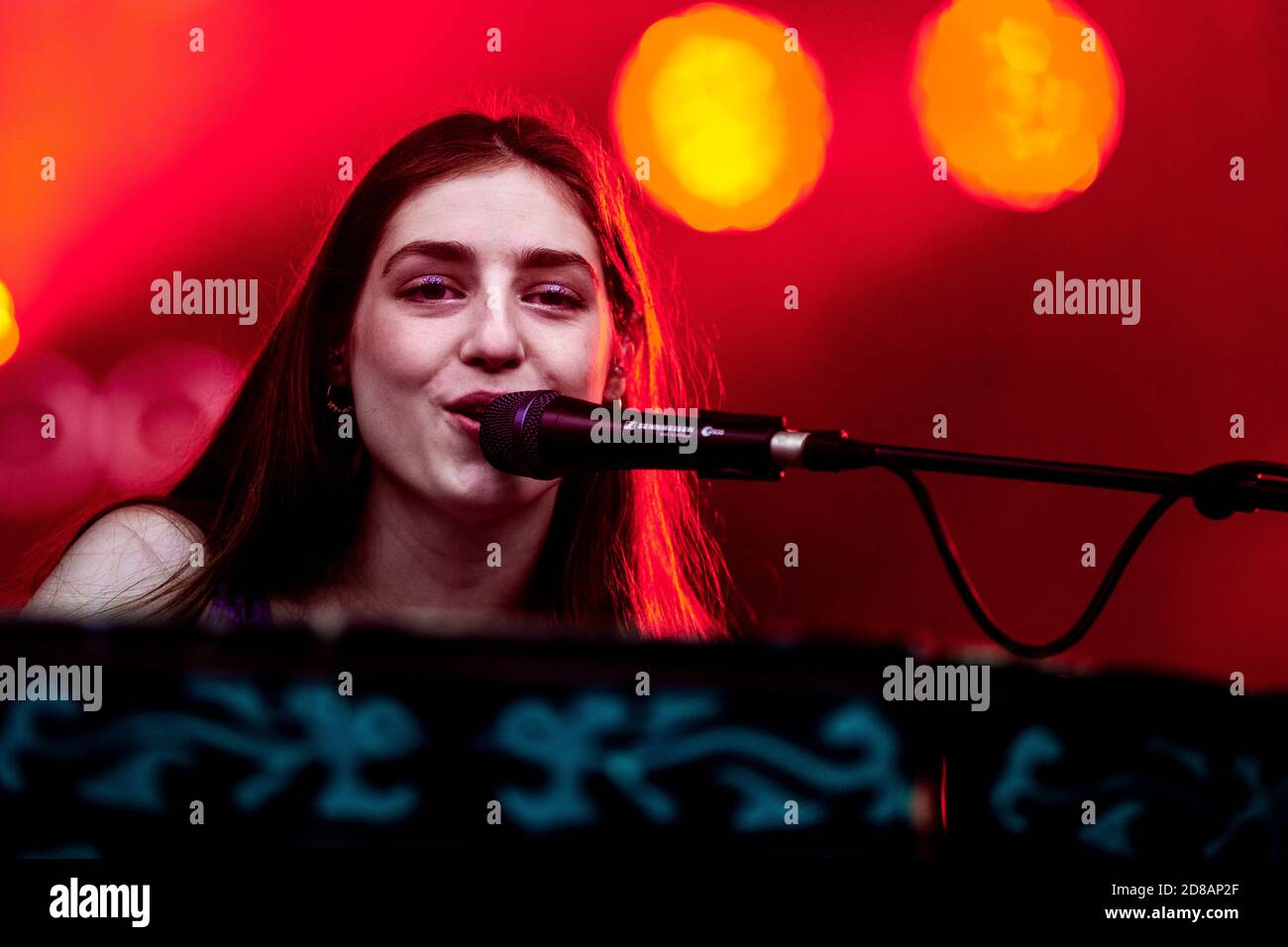 Birdy singer hi-res stock photography and images - Alamy