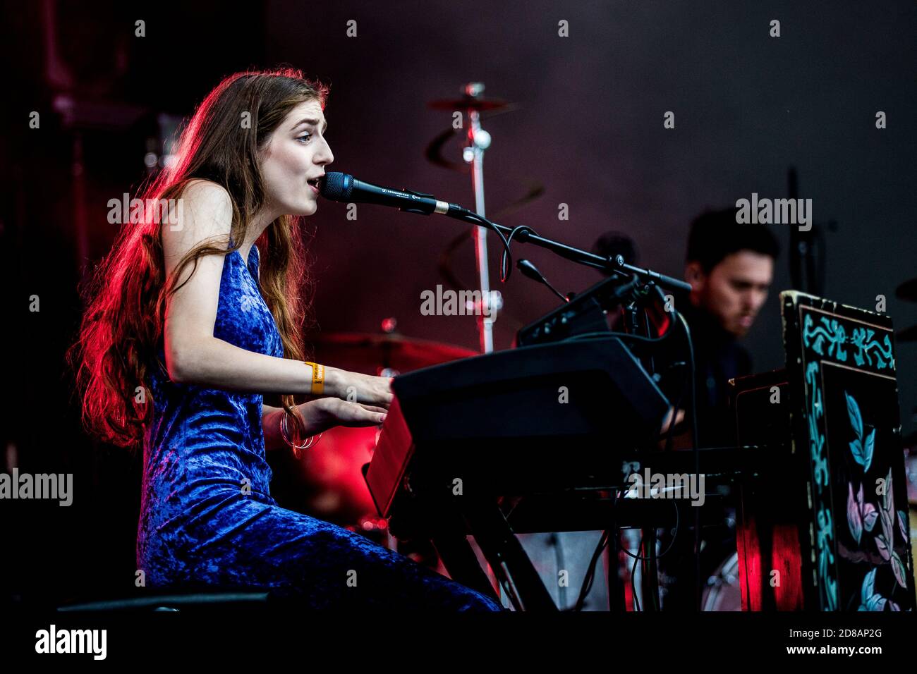 Birdy singer hi-res stock photography and images - Alamy