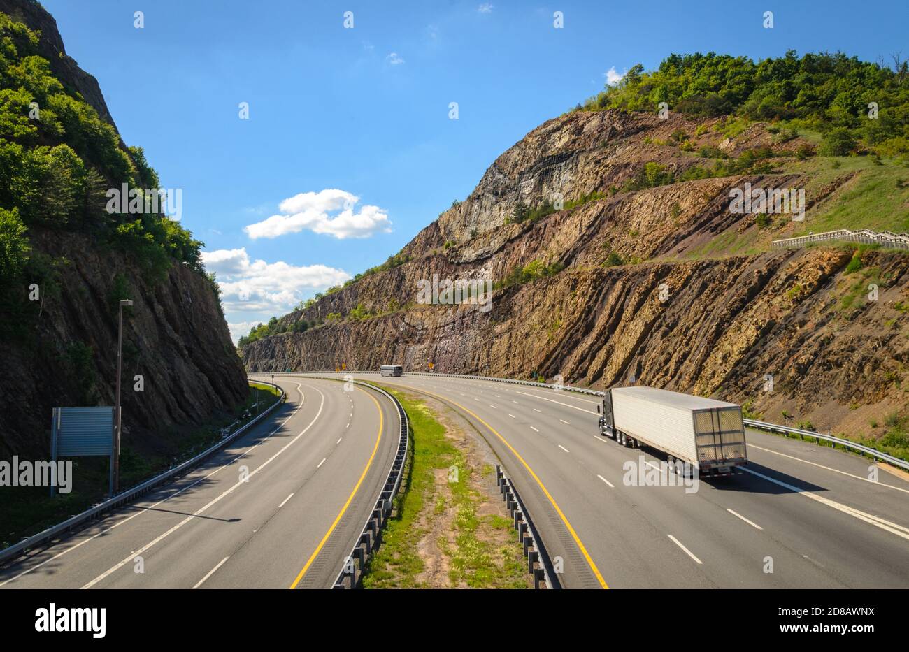 Sideling hi-res stock photography and images - Alamy