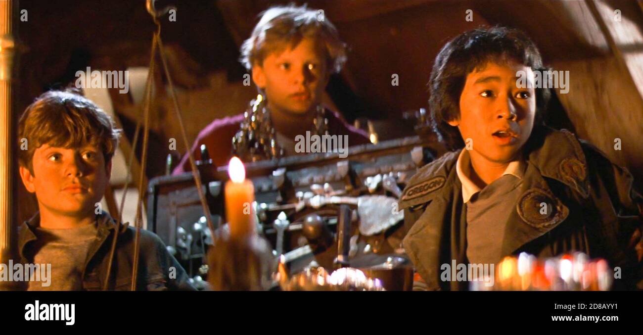 Martha plimpton the goonies hi-res stock photography and images - Alamy