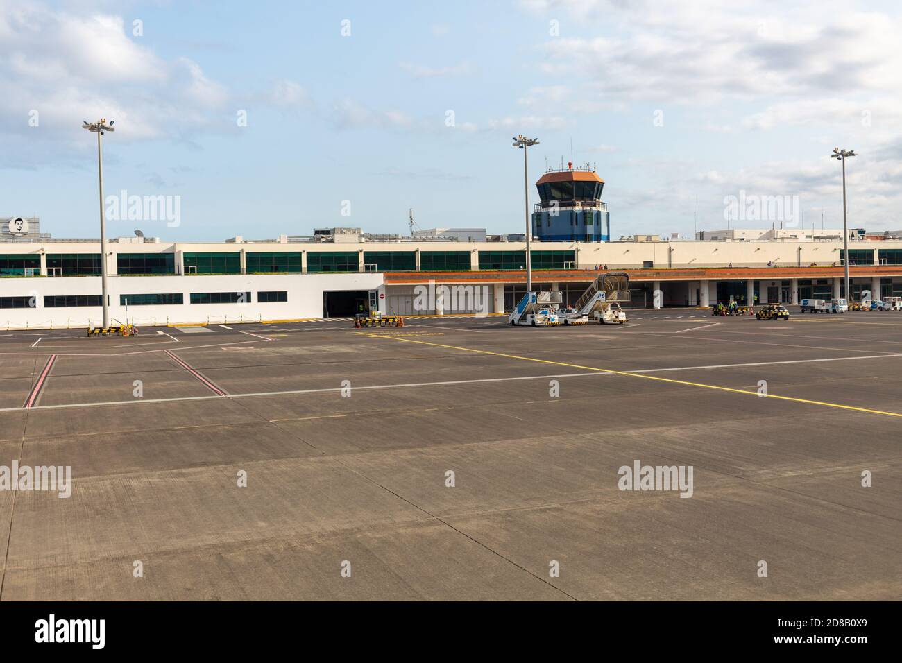 Aeroporto madeira hi-res stock photography and images - Alamy