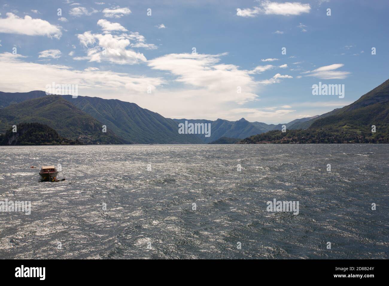 Lake como mountains hi-res stock photography and images - Alamy