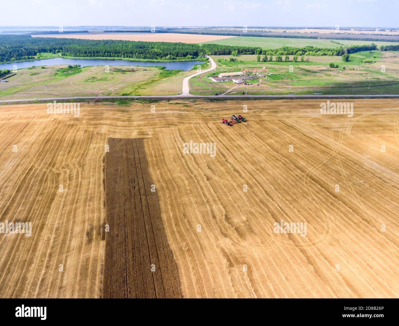 Harvest crop aerial hi-res stock photography and images - Alamy