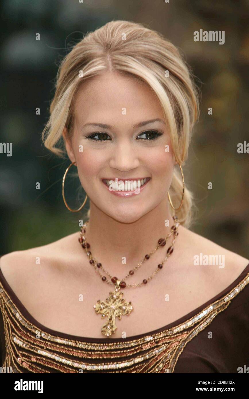 Carrie Underwood arriving at the showing of Tracy Reese Fall Collection ...