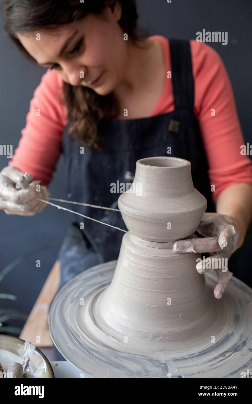 American woman artist ceramic hi-res stock photography and images - Alamy