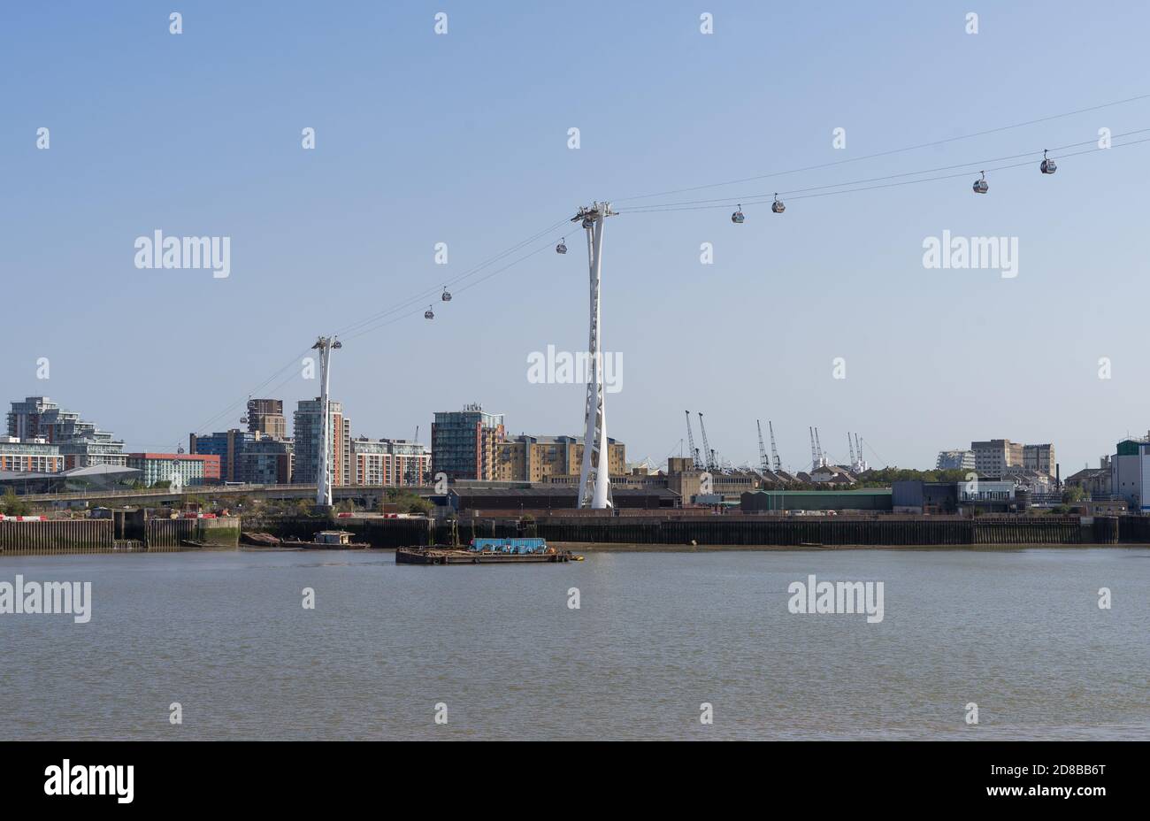 Emirates Airlines cable car going over the River Thames. London Stock ...
