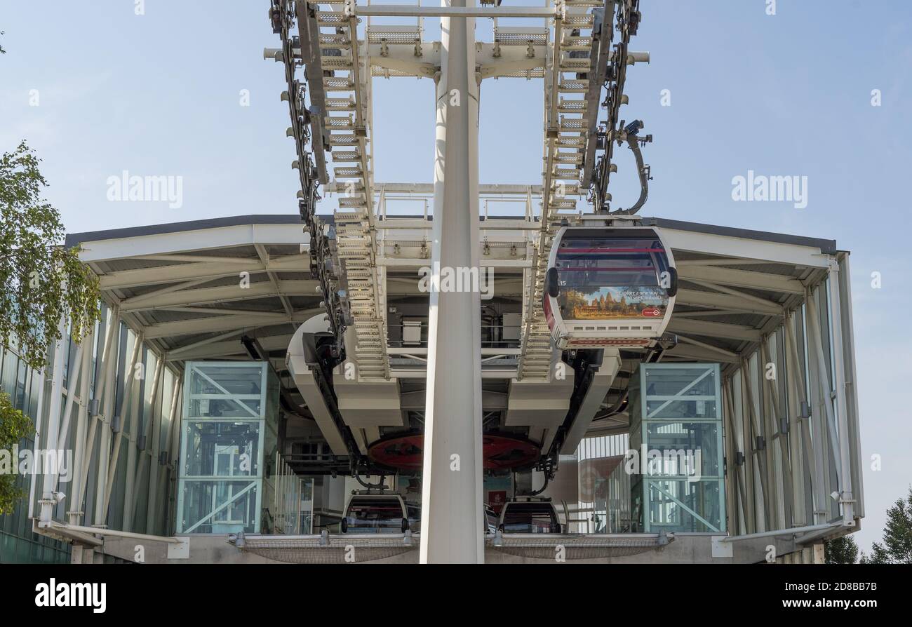 London cable car station hi-res stock photography and images - Alamy