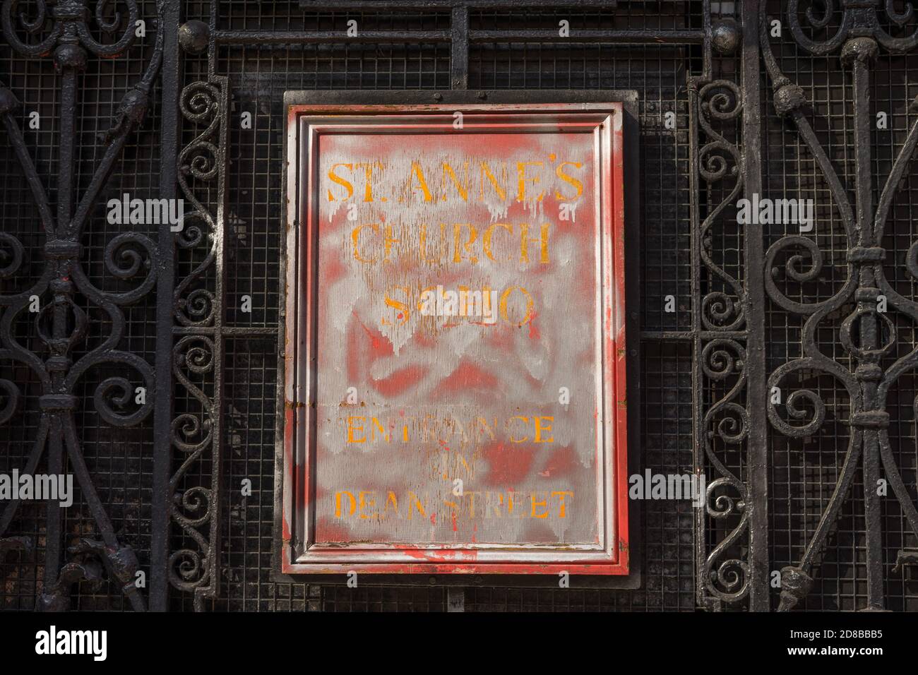 Old london street texture hi-res stock photography and images - Alamy