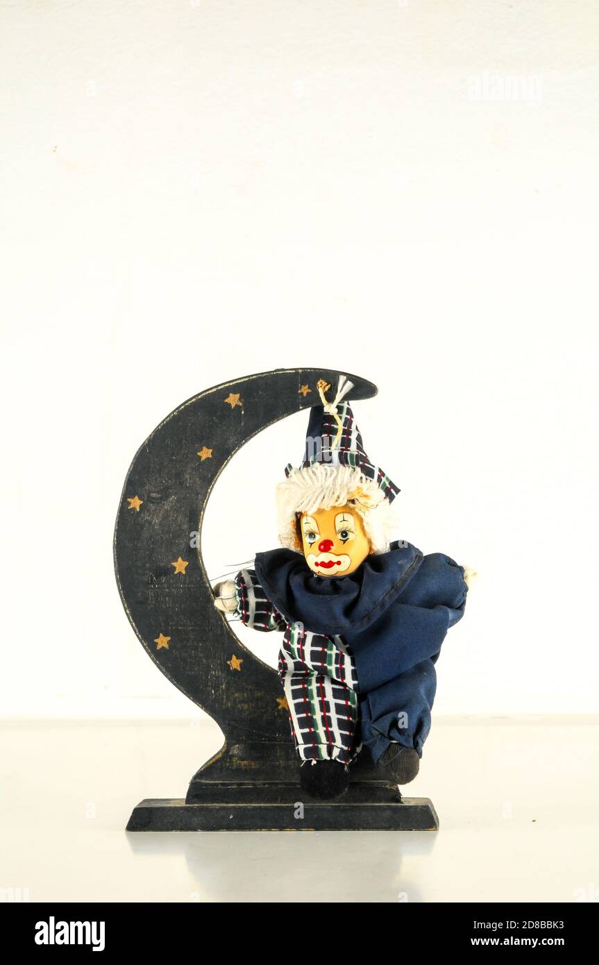 Pierrot statue hi-res stock photography and images - Alamy