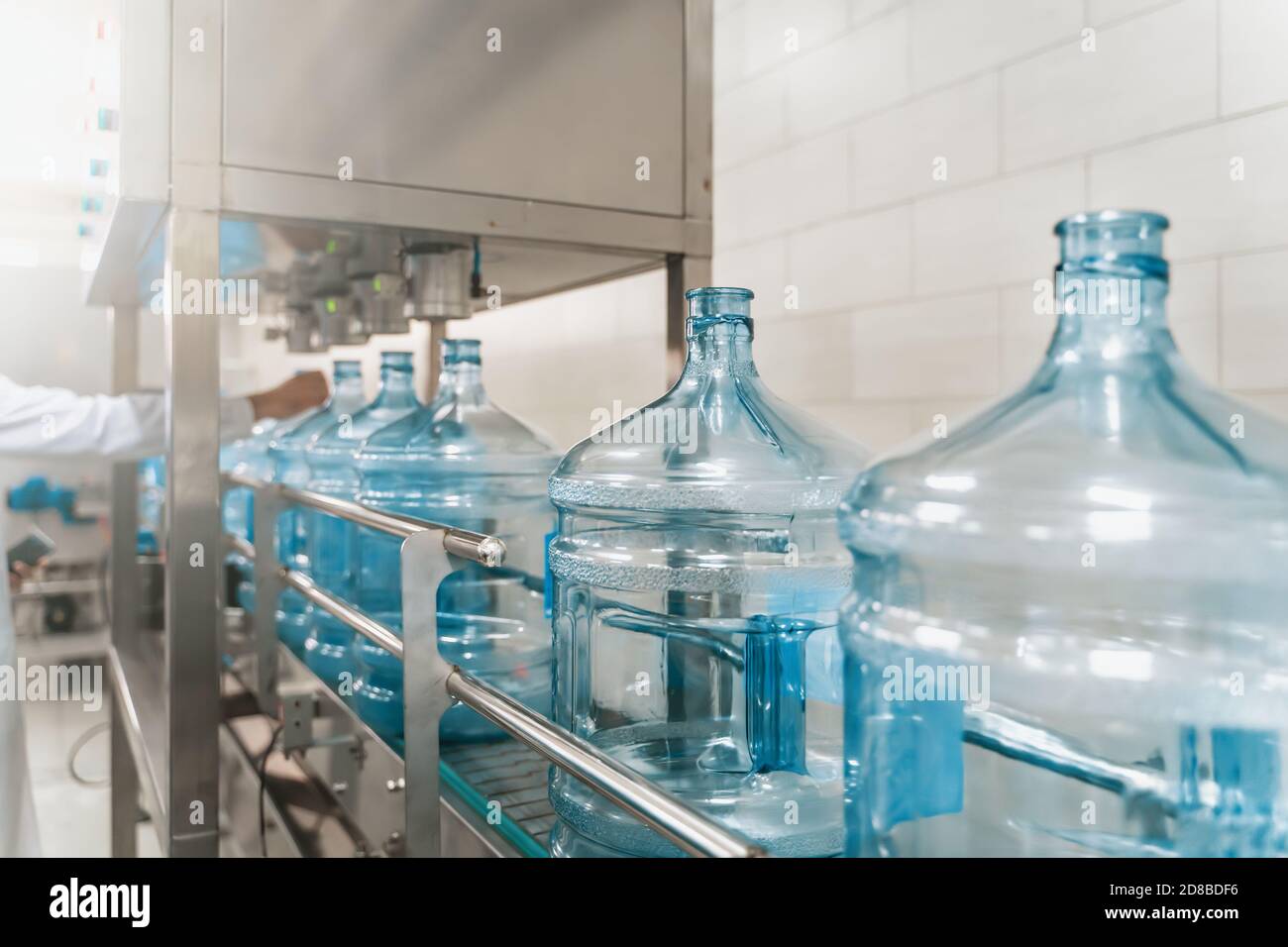 Bottled water factory hi-res stock photography and images - Alamy