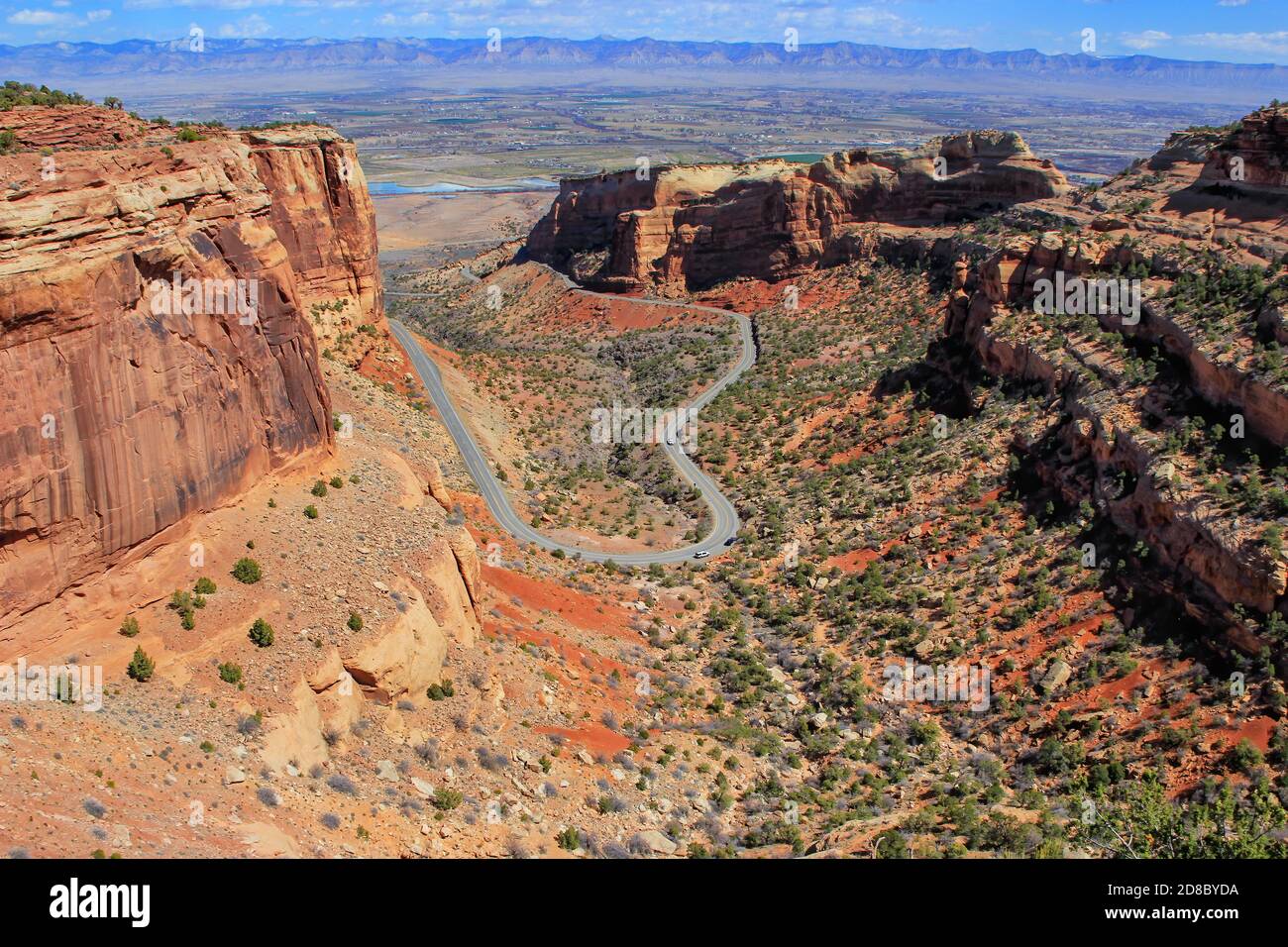 View of Rim Rock Drive road in Colorado National Monument, Grand ...