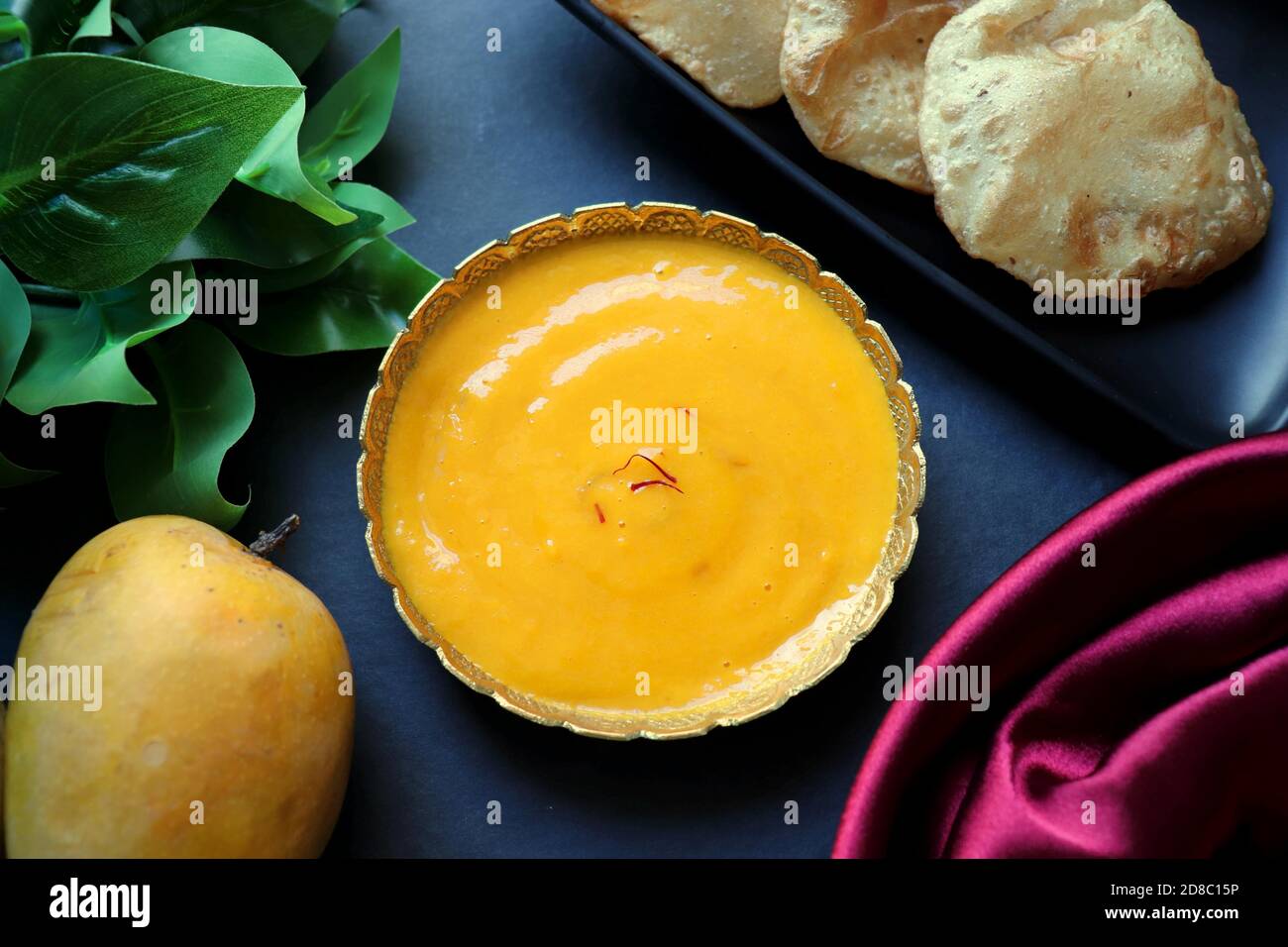 Puri bread hi-res stock photography and images - Alamy