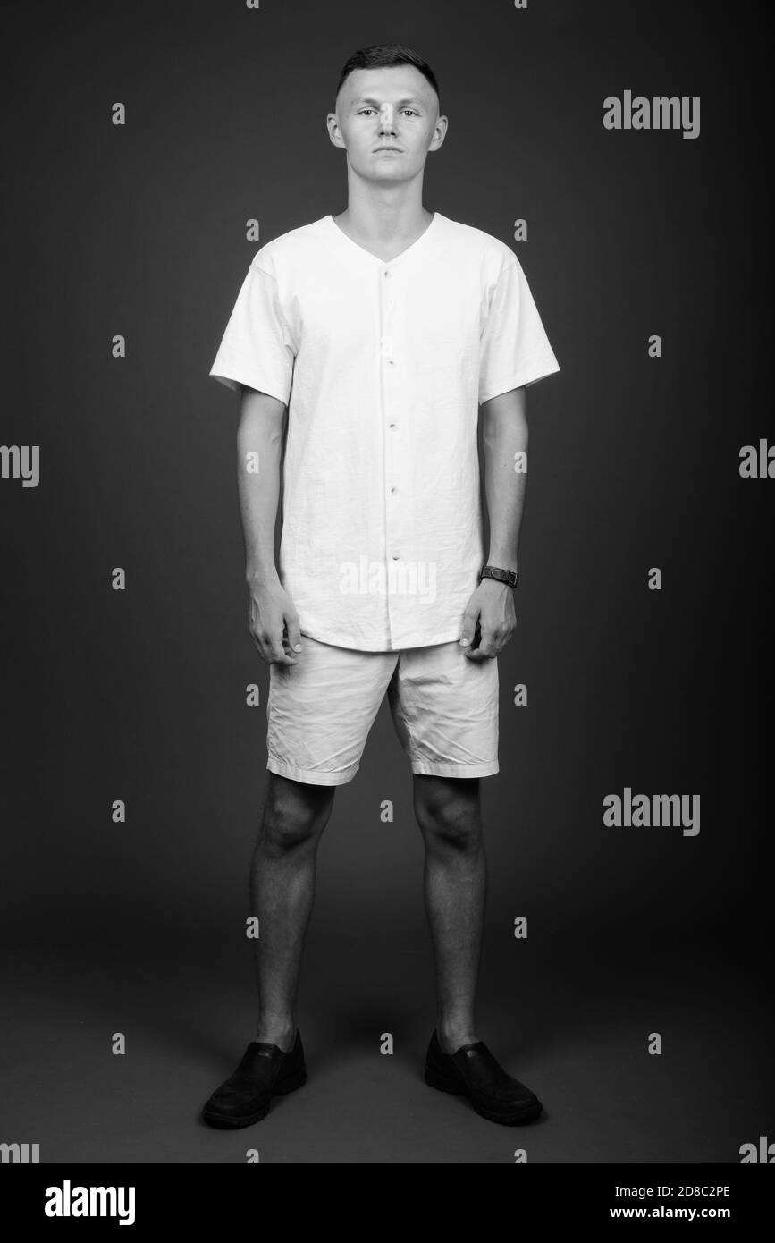 White guy full body hi-res stock photography and images - Alamy