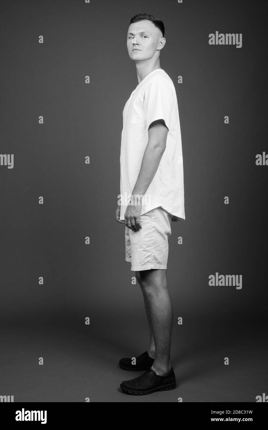 White guy full body hi-res stock photography and images - Alamy