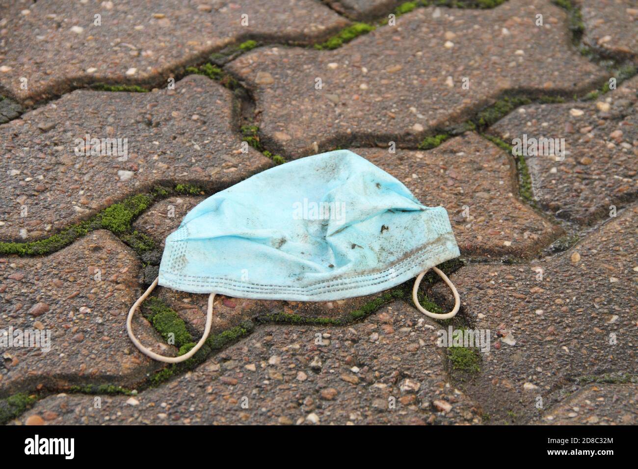 Wet face mask hi-res stock photography and images - Alamy