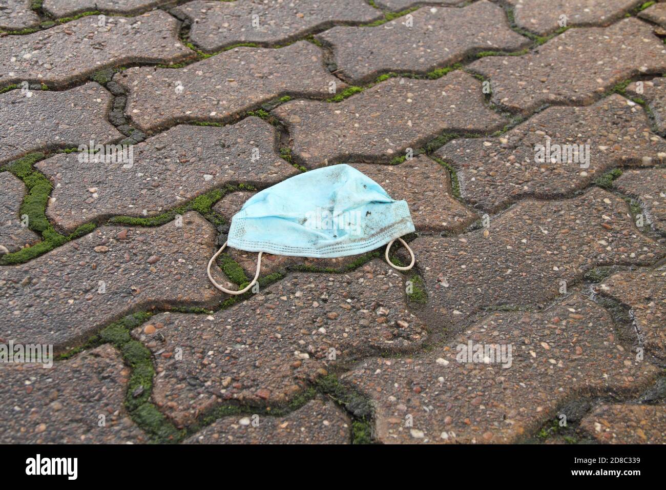 Wet face mask hi-res stock photography and images - Alamy