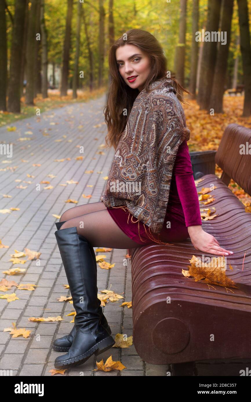 Pretty bench hi-res stock photography and images - Alamy