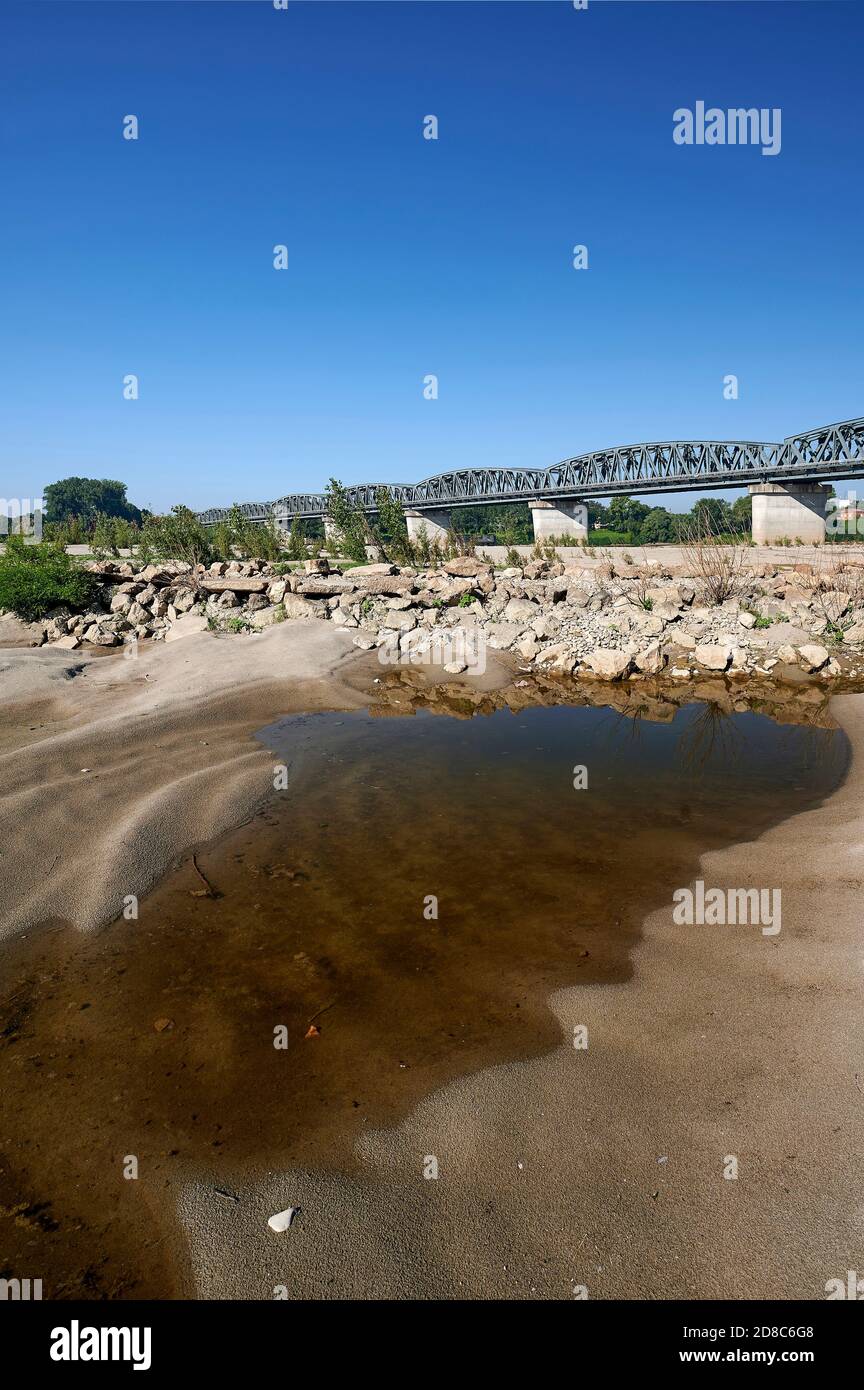 Po river bridge not drought hi-res stock photography and images - Alamy