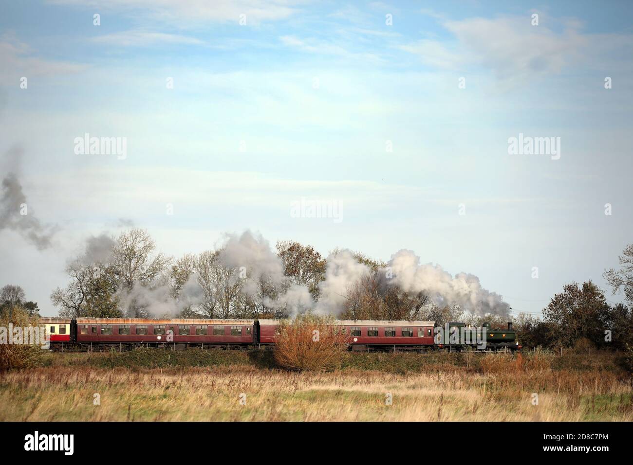 Wansford, UK. 28th Oct, 2020. The 4612 pannier steam train leaves ...