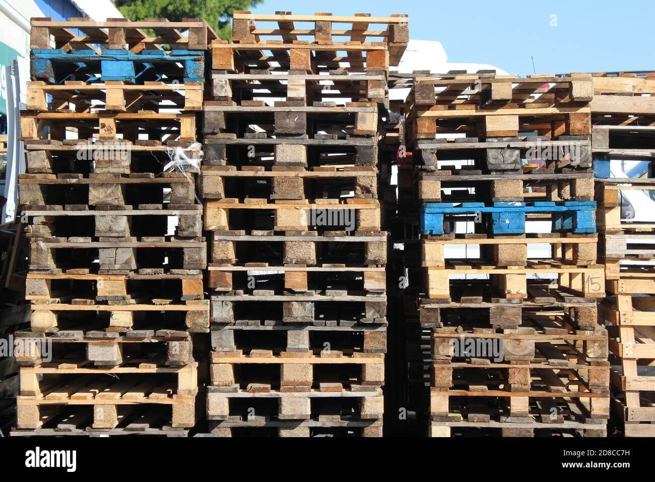 Stacked pallets in warehouse hi-res stock photography and images - Alamy