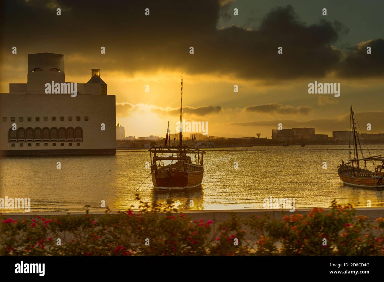 Qatar middle east asia traditional hi-res stock photography and images ...
