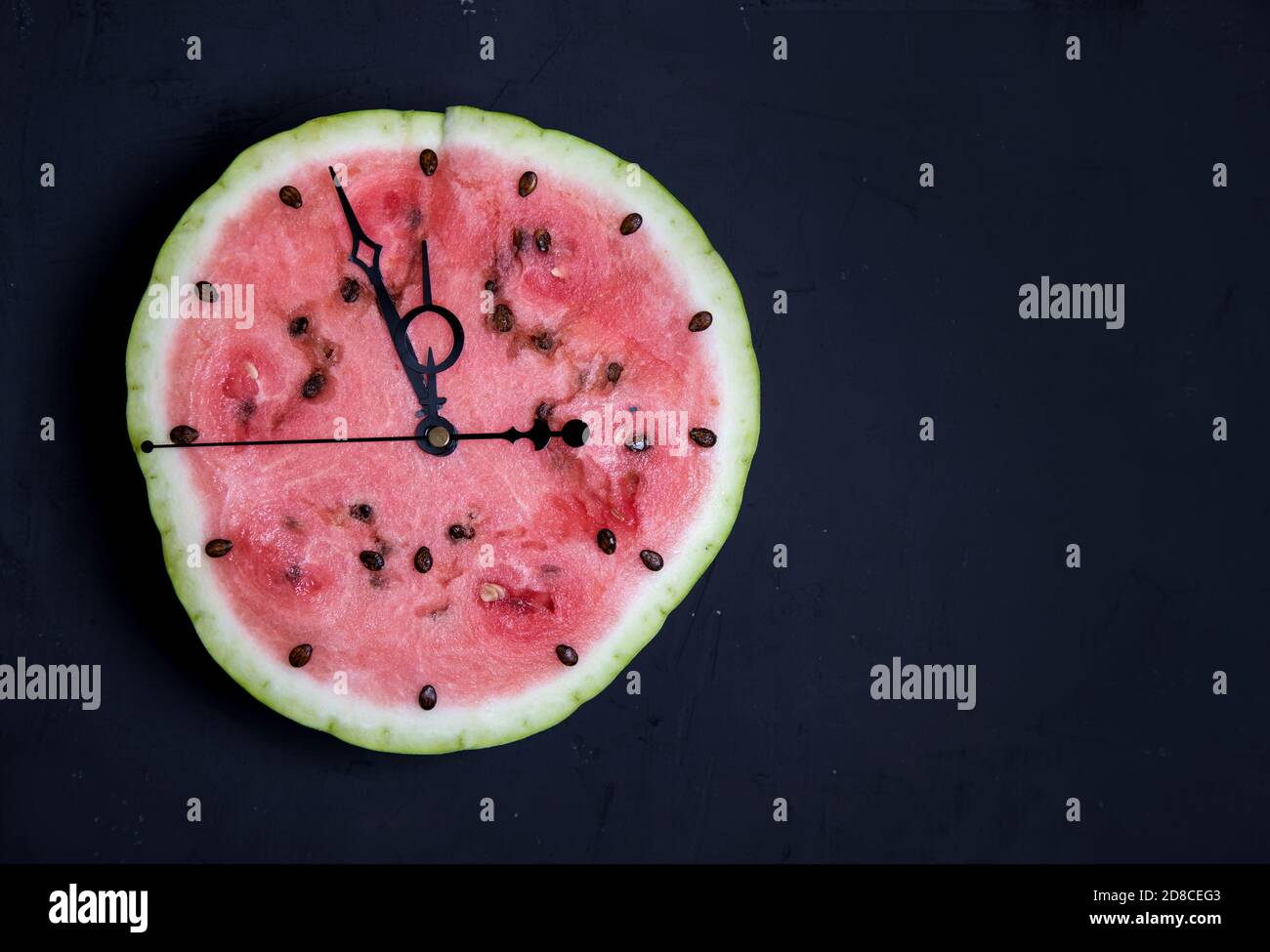 Green timer icon five minutes hi-res stock photography and images - Alamy