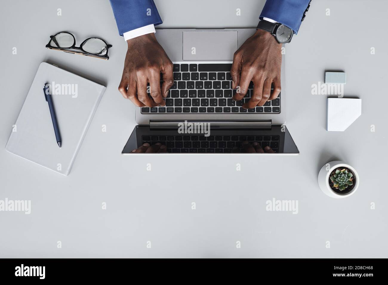 Desktop typing hi-res stock photography and images - Alamy