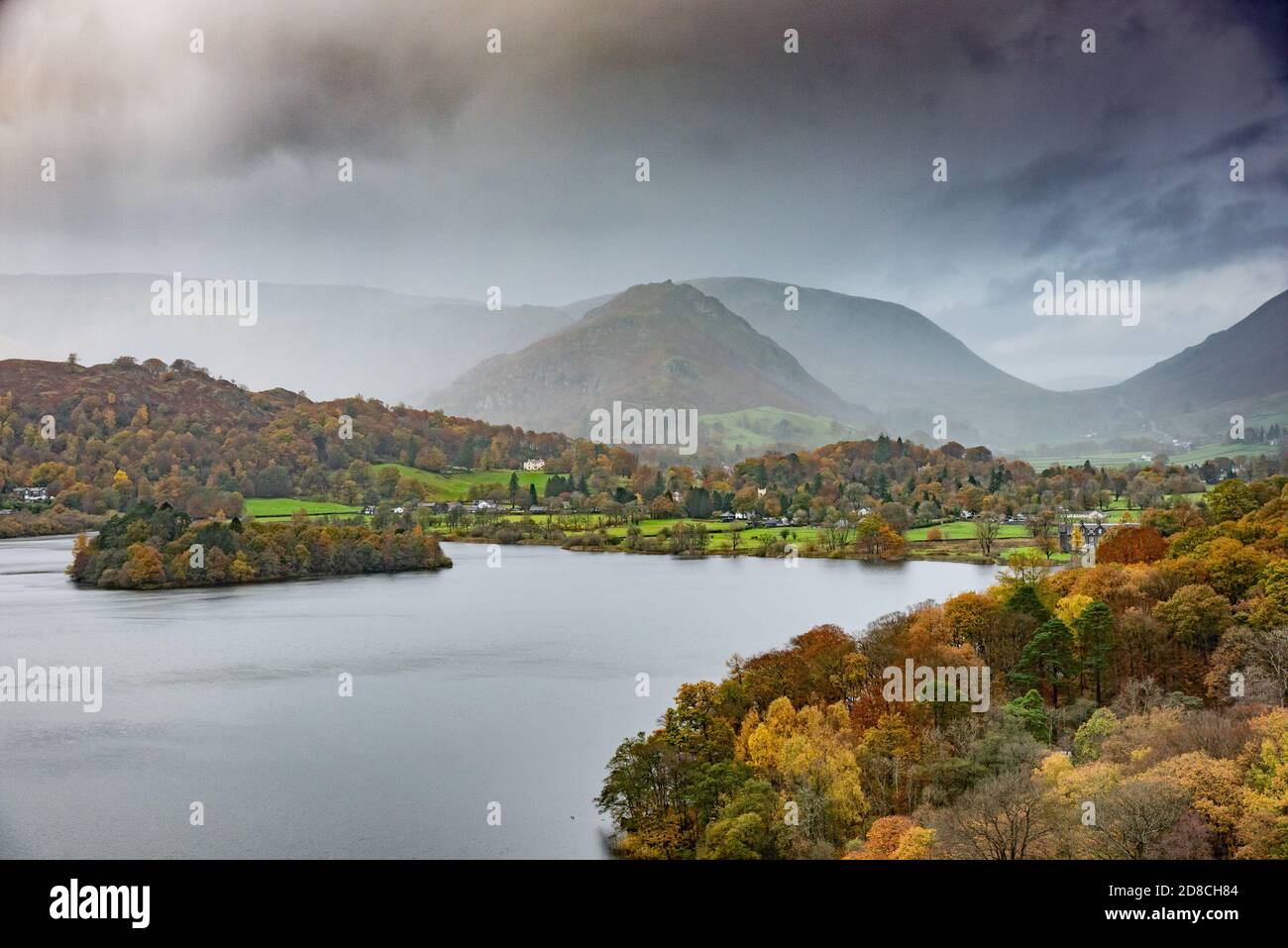 Autumn trees uk hi-res stock photography and images - Alamy