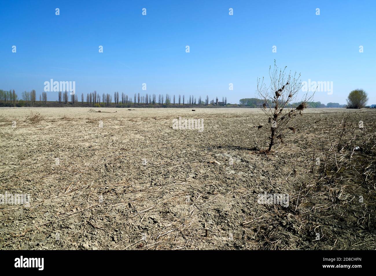 Po river drought hi-res stock photography and images - Alamy