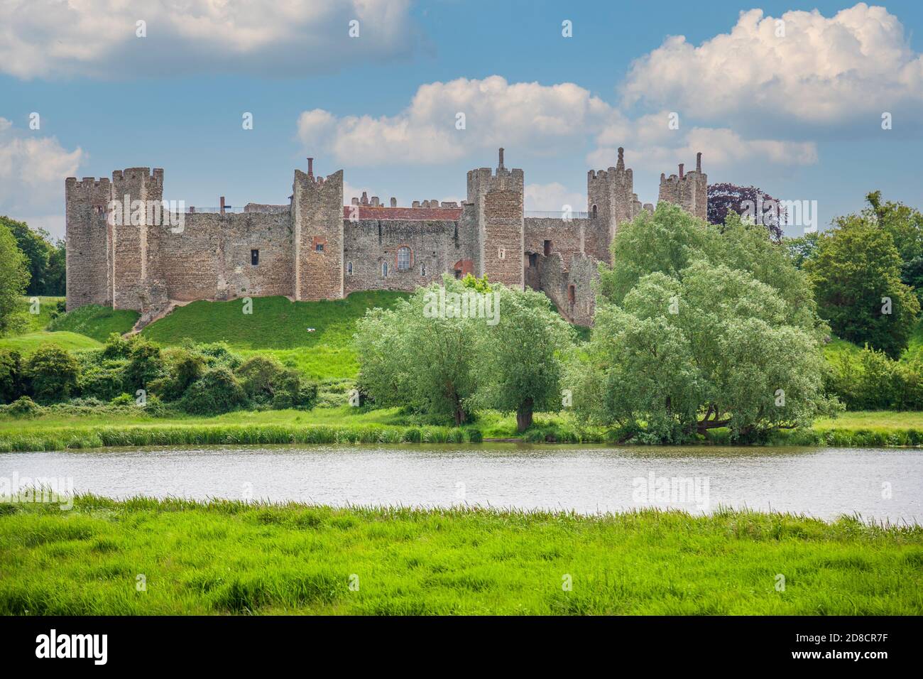 view of framlingham castle from across the mere suffolk uk Stock Photo ...