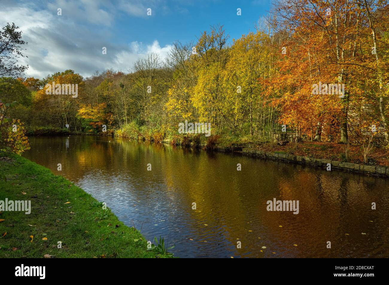 Uppermill autumn hi-res stock photography and images - Alamy