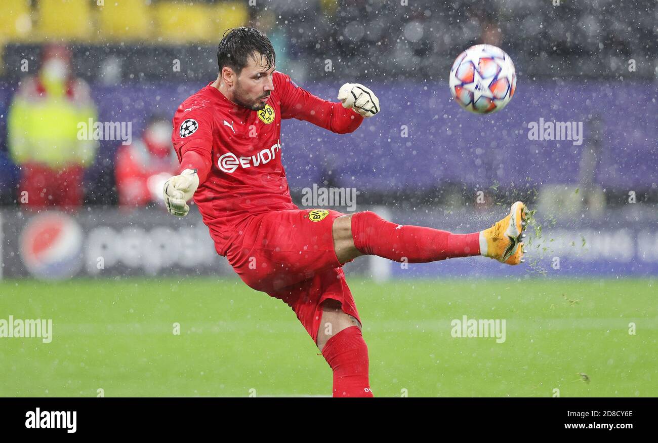 Roman Burki of Borussia Dortmund during the UEFA Champions League ...
