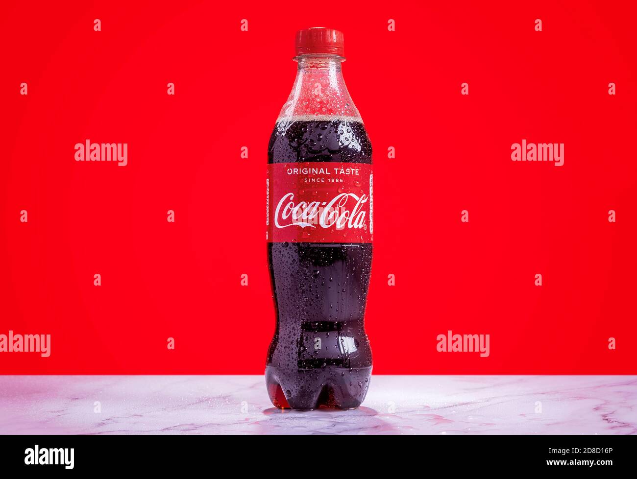 Coca cola bottle ice glass hi-res stock photography and images - Alamy