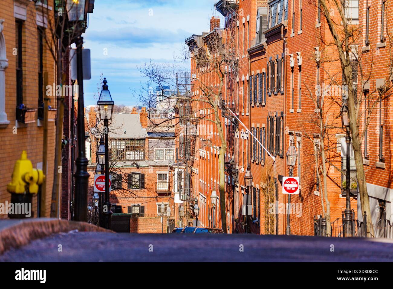 Row houses boston massachusetts hi-res stock photography and images - Alamy